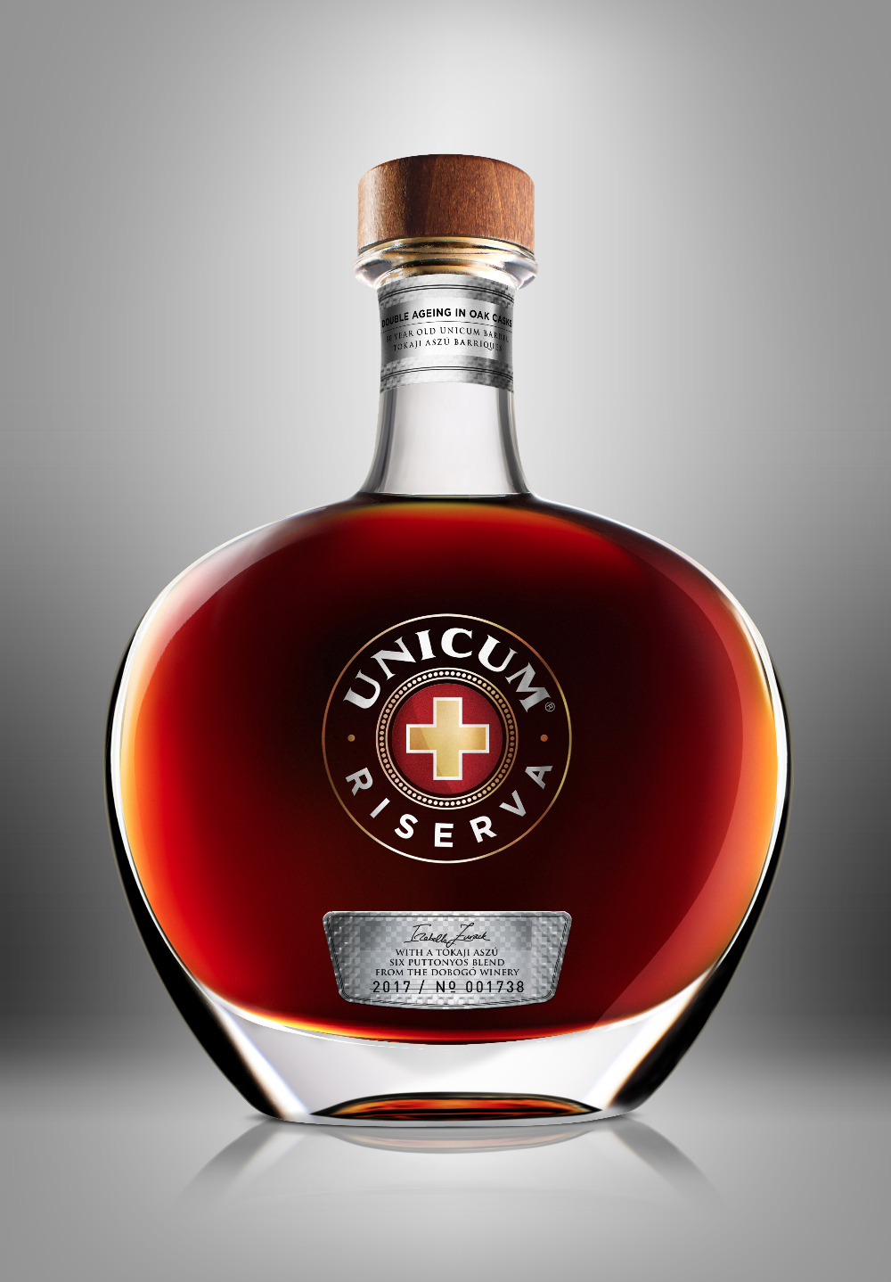 Diversa vertreibt ab sofort Unicum Riserva - Mercurio Drinks