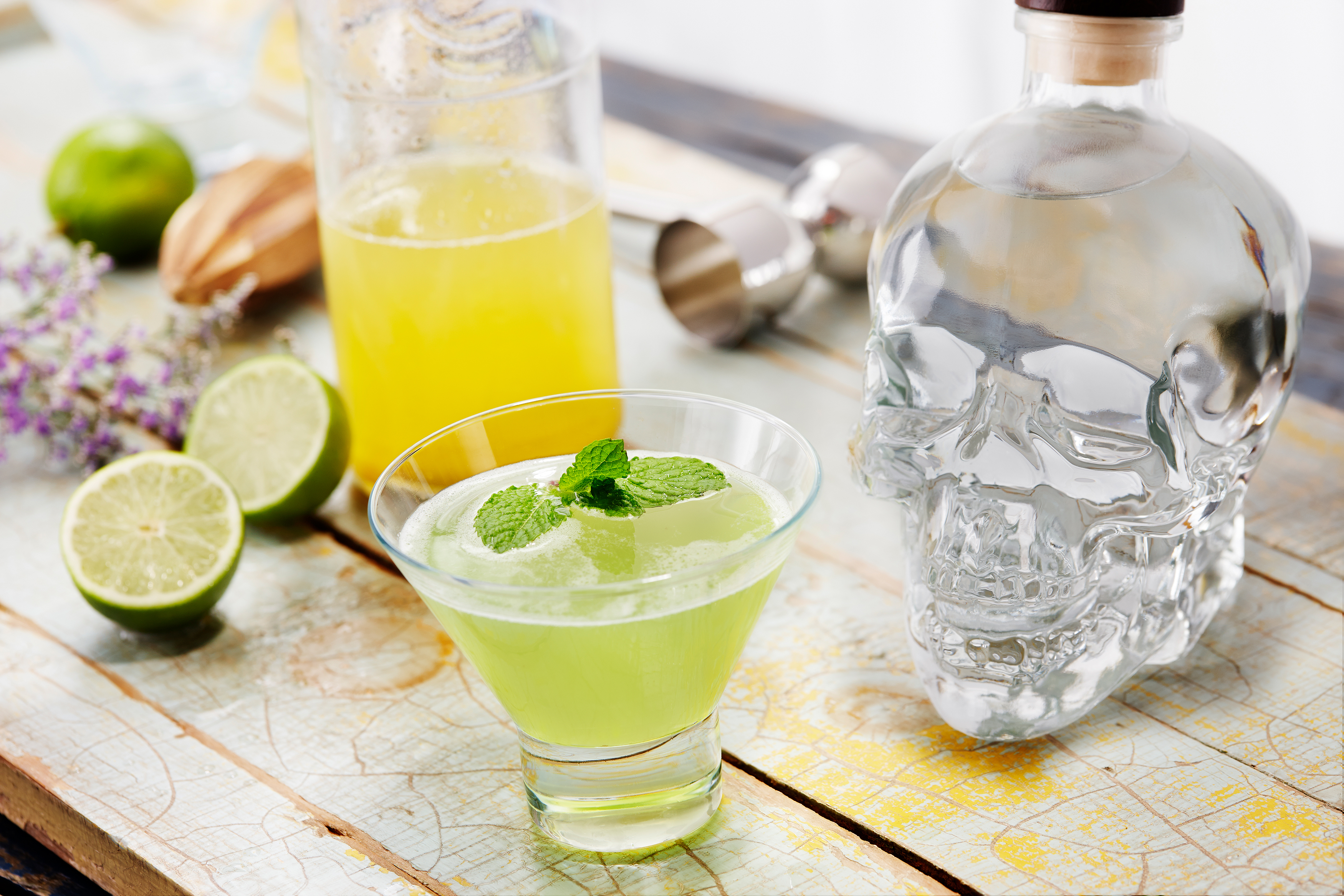 MBG ist exklusiver Vertriebspartner des Crystal Head Vodka - Mercurio ...